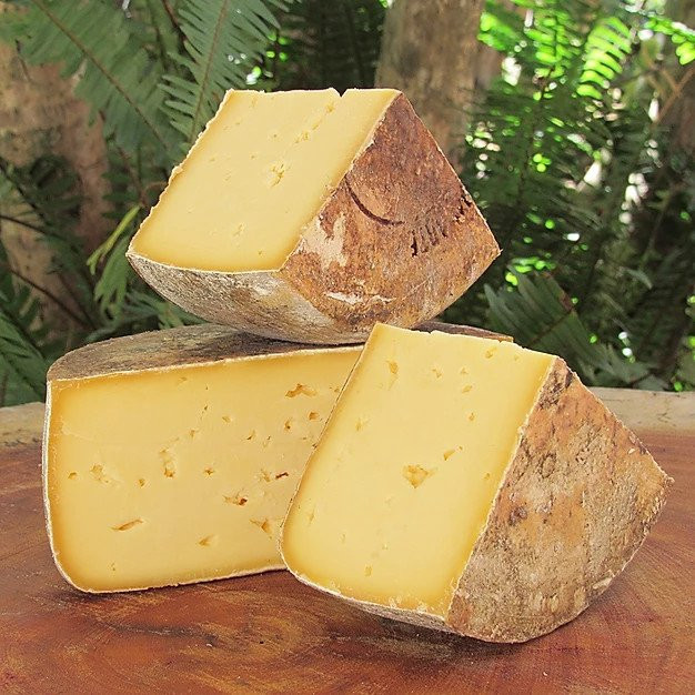 Queijo Tipo Raclette - Simental 460g - Queijaria Fazenda Santa Luzia ...